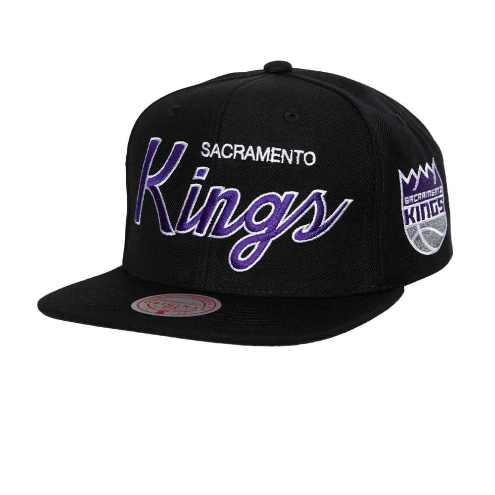 GORRA MITCHELL & NESS SACRAMENTO KINGS TEAM SCRIPT 2.0